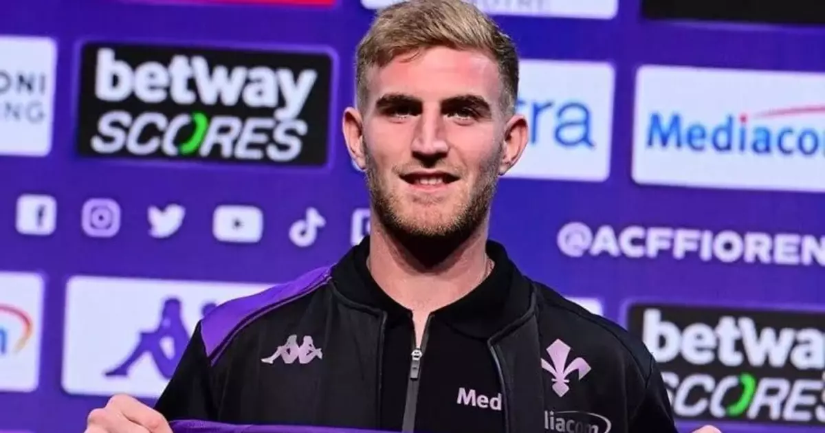 A un mes de su llegada a Fiorentina, Valentini se va al Hellas Verona ...