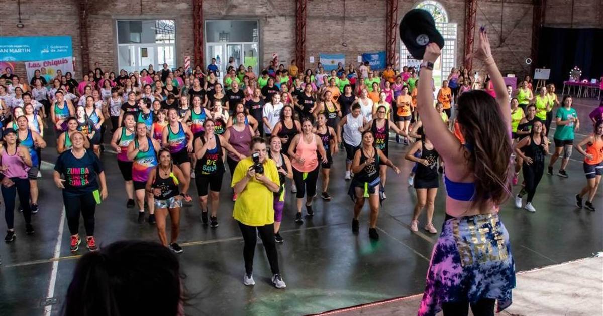 Más de 400 personas participaron de la masterclass de zumba en el ...